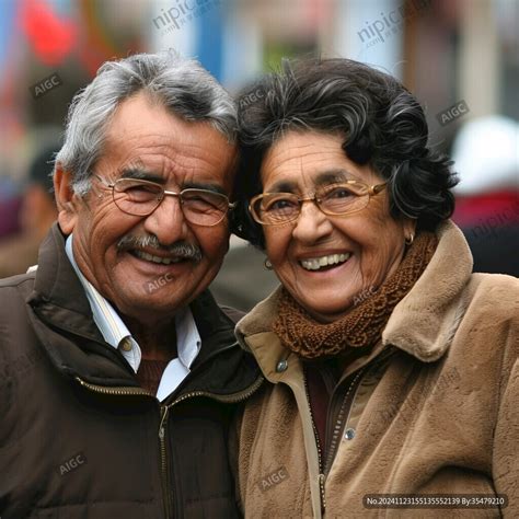 Ai创作图爷爷奶奶爱情 幸福晚年 塔塔尔族男女 哈萨克族男女 欢乐的大叔大妈 爷爷奶奶的爱 塔吉克斯坦人 维吾尔族男女 恩爱一生 乌孜别克族男女 幸福一代 退休的黄金岁月 银发享得天伦乐 年长