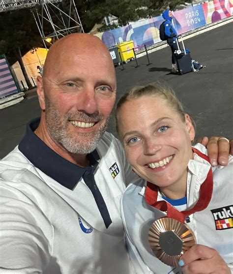 Isosti Onnea Amanda Kotaja Ja Ned Koutsi Arno Mul Pariisista Pronssia 100 Metrin Kelauksessa