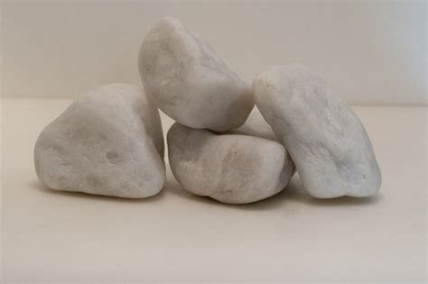 Кварц белый, галтованный, 1 кг – купить за 160 ₽ | Сила Бани — товары ...