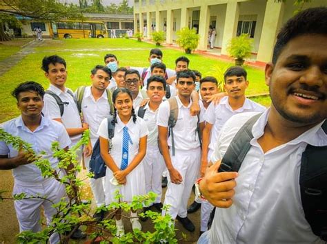 Thopawewa National College තෝපාවැව ජාතික පාසල මෙවර උසස්පෙළ විභාගයට පෙනී සිටින දරුවන් වෙත