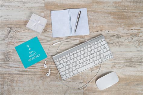 데스크톱 직장 상위 볼 수 있습니다 광고 제품 모의를 위한 현대 동향 템플릿 0명에 대한 스톡 사진 및 기타 이미지 0명 검은색 공란 Istock