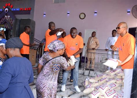 Mfm Byazhin Abuja Lifts Less Privileged Widows