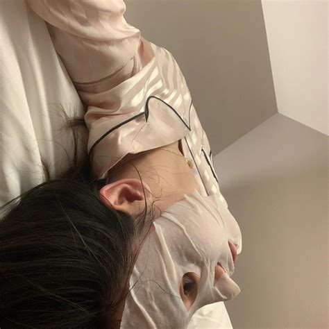 박채은 바쁜 생활 속에서도 편안한 시간을 가지세요 마스크팩 하나하나가 모두 자신에게 좋은 보상입니다 💆‍♀️ 🌙 밤의 고요한 시간 피곤함에서 벗어나 자신감을 되찾을 수