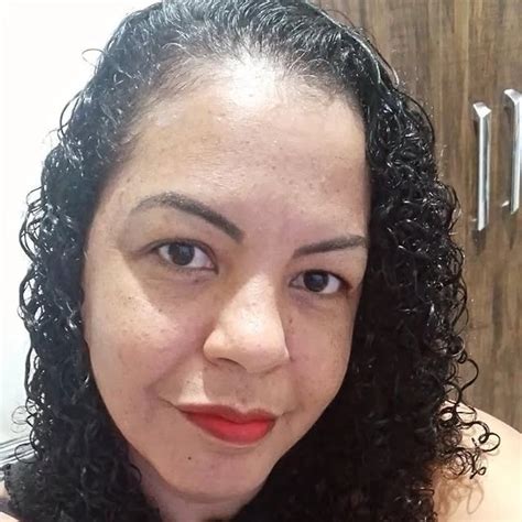 Samanta Pires Piressassa • Threads Say More