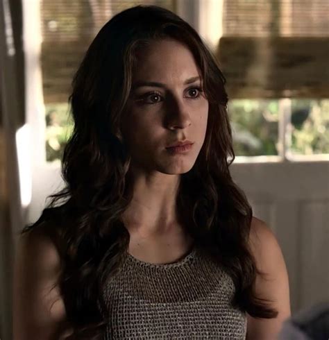 Pin De Lucy Price Em Pll Personagens Shipps Tirinhas E Wallpapers Morenas Cabelo Pll