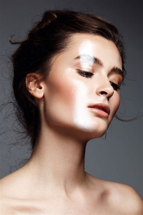 Contorno De Ojos Consejos Para Aplicar Tus Cremas Correctamente Vogue