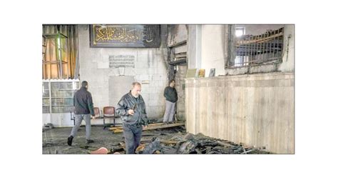 فلسطينيون يتهمون إسرائيل بإحراق مسجد تراثي في مدينة نابلس