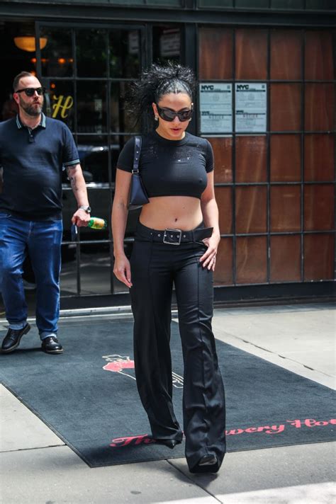 The Charli Xcx Inspired “brat Girl” Style Is The Internets Newest