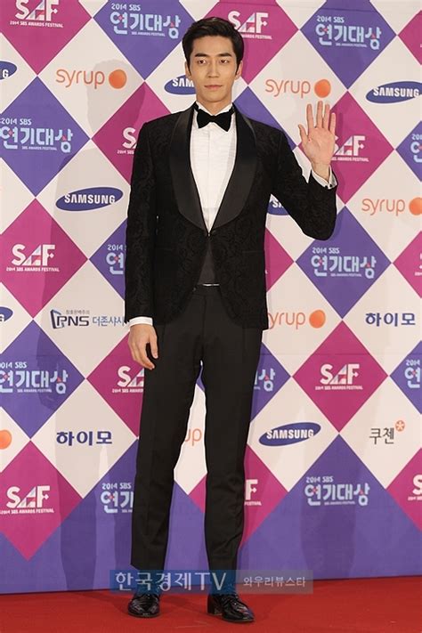 포토 신성록 모델같은 훈훈한 기럭지