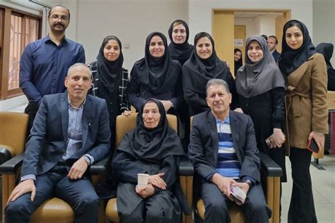 دانشجوی ۸۱ ساله از دانشگاه فارغ‌التحصیل شد عکس