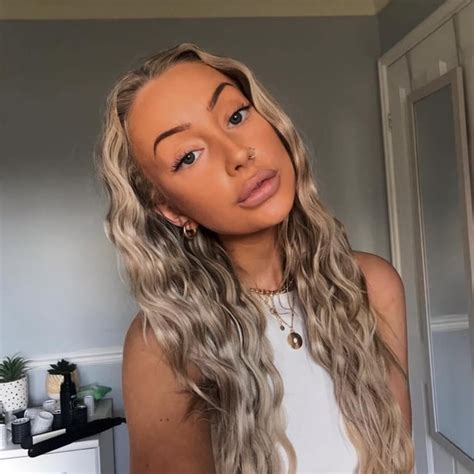 Frizzy Hair Roliviakeeble