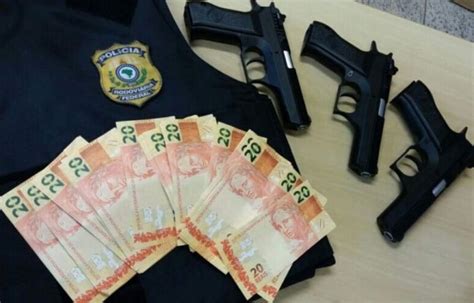 Homem é Preso Com Notas Falsas E Três Armas De Brinquedo Hojemais De