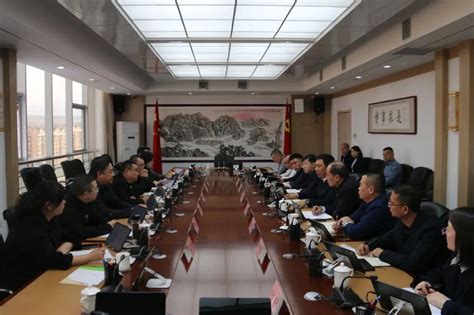 阿拉善盟行政公署 工作动态 李中增与阿拉善see生态协会会长座谈