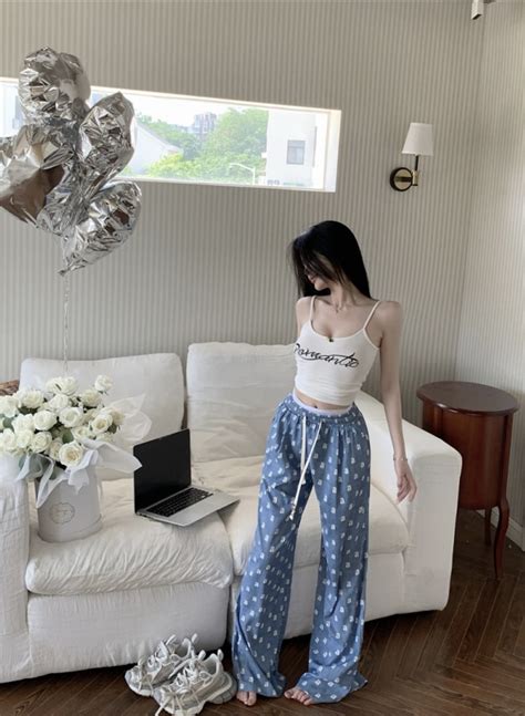 [휴가룩 강추] 크롭나시 로고와이드팬츠 세트 투피스 쓰리피스 여름옷 가을옷 휴가룩 데일리룩 여친룩 에이블리