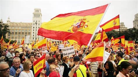 Miles De Personas Se Manifiestan En Favor De La Unidad De España En