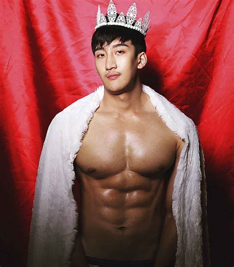 เปิดวาร์ป ก๊าซ สุรพิชญ์ นายแบบนู้ดหุ่นแซ่บงานดี จาก Take Guy Out Thailand