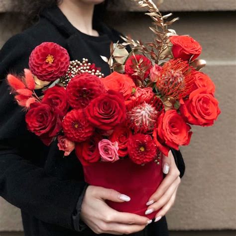 Композиция с орхидеями и эвкалиптом Цена — 2590 ₽ Бесплатная доставка в Казани Арт 23716