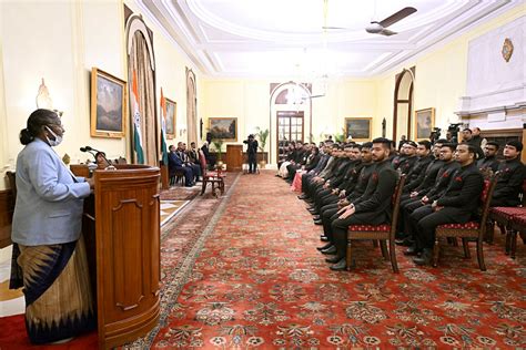 Prez Asks Military Engineers To Use Cutting Edge Technologies