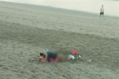 Cek Fakta Viral Video Bule Mesum Di Bali Diduga Di Pantai Batu Bolong