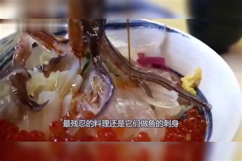 日本料理最残忍的一道菜，活剥鱼肉再放回鱼缸，观赏鱼骨架游泳观赏鱼鱼缸鱼肉