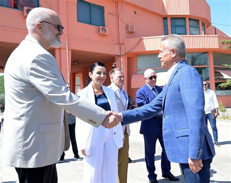 Заменик министерот за внатрешни работи Назим Буши на граничниот премин