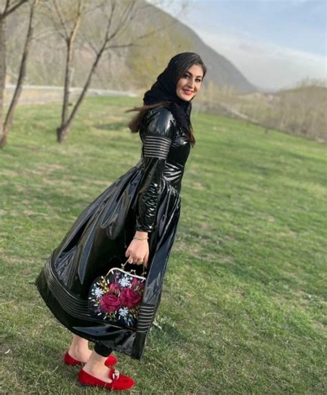 بیوگرافی مریم مومن