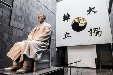 모두가 아는 안중근…그가 쓰니 달랐다