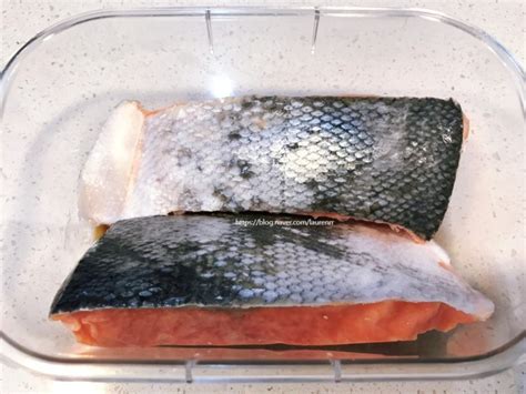 가정의 달을 위한 연어 스테이크