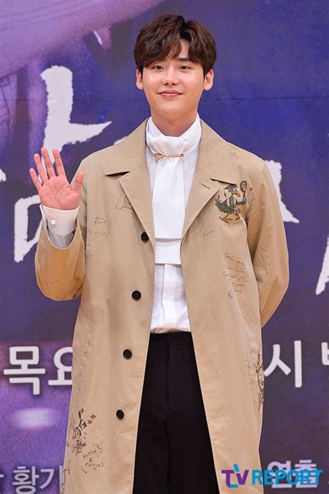 [방송][t포토] 이종석 여전한 잘생김 Ytn