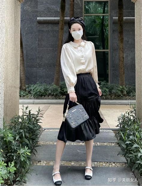 穿黑裙子搭配什么颜色的鞋子好看 知乎