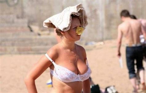 Beach Bloopers Comical Moments In The Sand Page 5 Of 30 Bestpositive