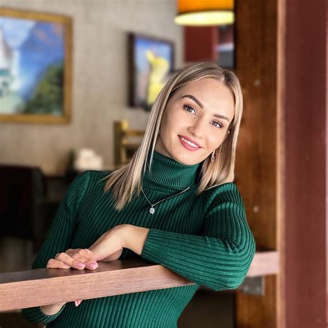 Honest Target 📌Роль рекламы в современном обществе Главная особенность современного бизнеса