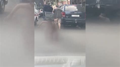 بالفيديو ـ امرأة عارية تتسبّب بزحمة سير خانقة في كورنيش النهر الكتائب