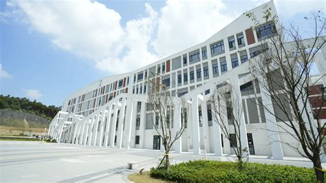 青山湖科技城公众号 总投资5 8亿元！这所省级学校今天投用！【浙江公路技师学院】