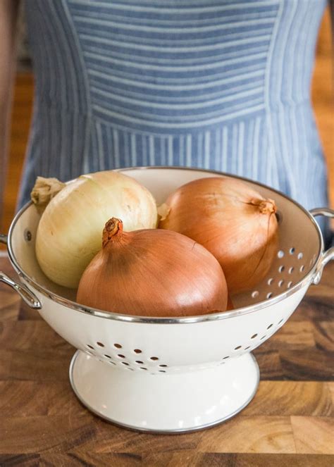 How To Thinly Slice An Onion Step By Step Guide With Photos The Kitchn