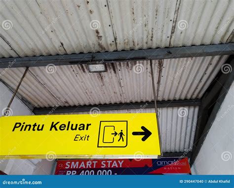 Exit Sign Editorial Image Image Of Electricity Hope 290447040