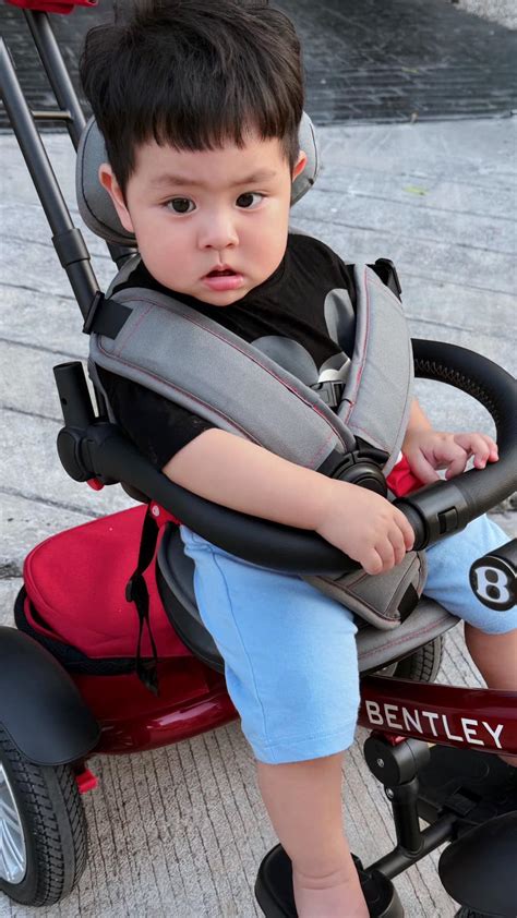 วัชรพล ฝึกใจดี วัชรพล ฝึกใจดี Added A New Photo