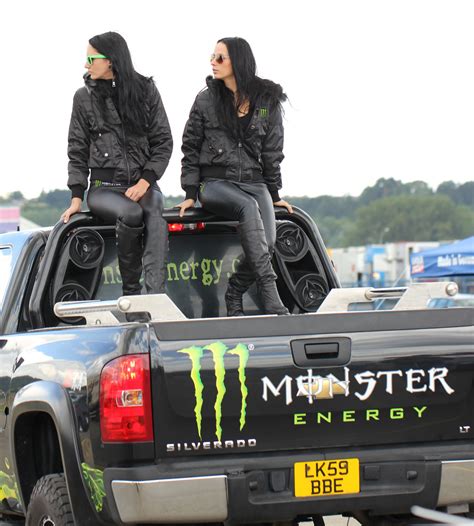Monster Truck Monster Babes Foto And Bild Reportage Dokumentation