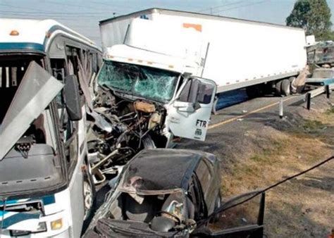 Fatal Accidente En México Deja Al Menos 25 Fallecidos Diario La Página