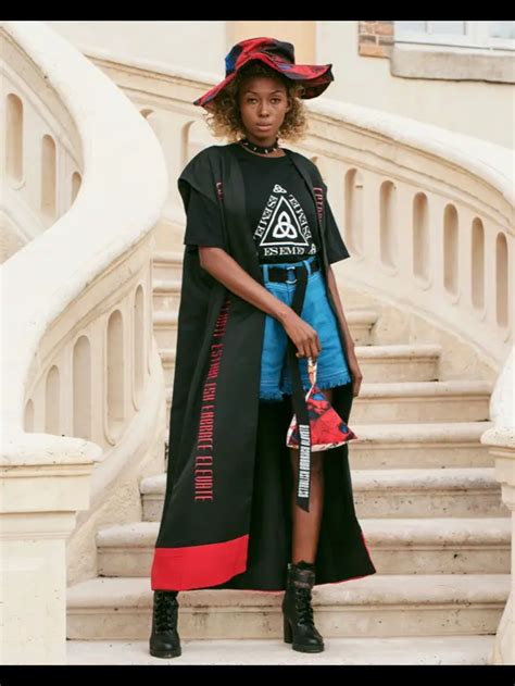 Desainer Patrick Sml Suarakan Aspirasi Dengan Debut Internasional Di Paris Showbiz