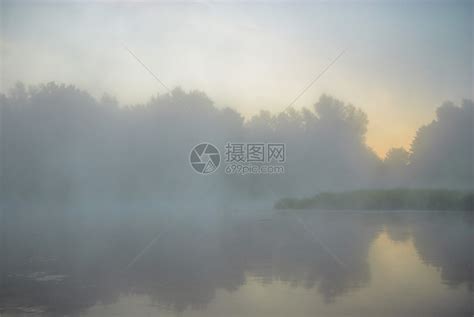 具有自然雾河自然系高清图片下载 正版图片507259375 摄图网