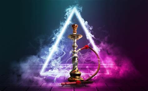 قلیان دود در پس زمینه انتزاعی تیره پس‌زمینه صحنه‌های خالی با چراغ‌های