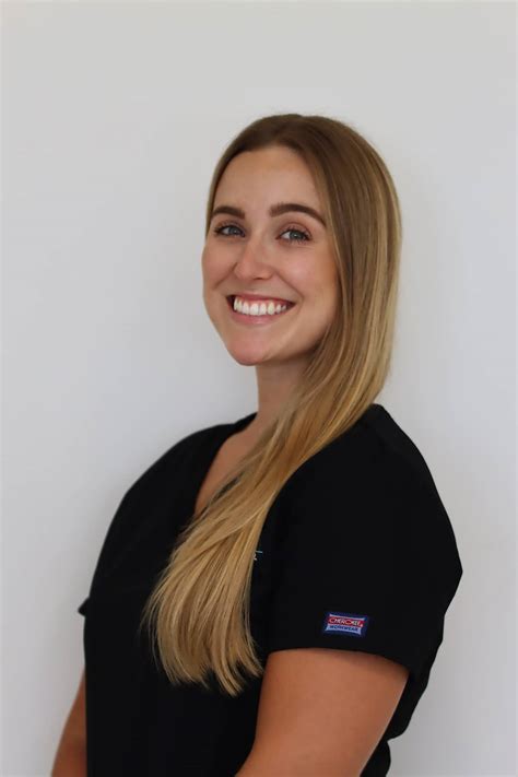Tia Dental Assistant Avenue Dental Maroochydore