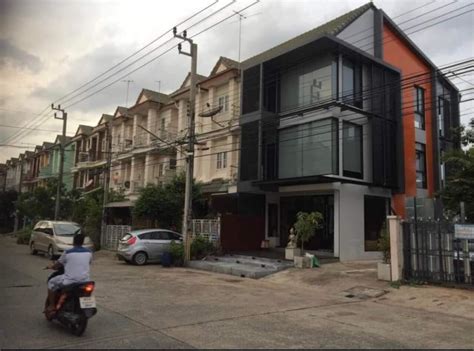 ขาย โฮมออฟฟิศ 3 ชั้น ตกแต่งสวยพร้อมเข้าอยู่ หมู่บ้านร่มฤดี รามคำแหง 180 คลังบ้าน Com