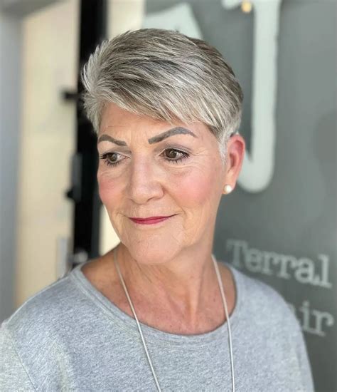 17 Elegant Low Maintenance Hairstyles For Women Over 50 Nonstop Nostalgia