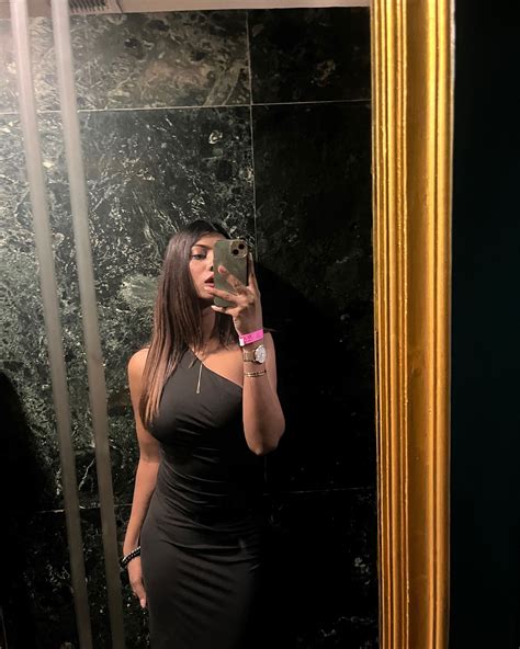 roshni roy royroshni75 instagram photos and videos