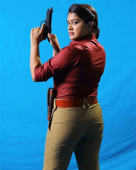 Tamil Serial Actress Rachitha Mahalakshmi Hot Photos In Tight Phant