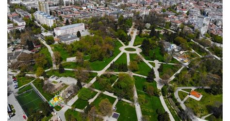 Представители на консулства и кметове на побратимени градове участват в Деня на Добрич 25