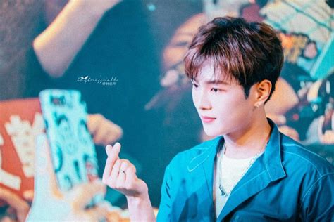 Li Wenhan 190820 💕 Cr 呼救信号0722 Side Profile Profile Desktop Screenshot