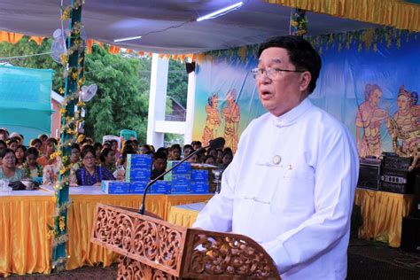 မကွေးတိုင်းဒေသကြီးဝန်ကြီးချုပ် ဦးတင့်လွင် မကွေးမြို့ မြန်မာ့ရိုးရာ မဟာသင်္ကြန်ရေသဘင်ပွဲတော် ပိတ